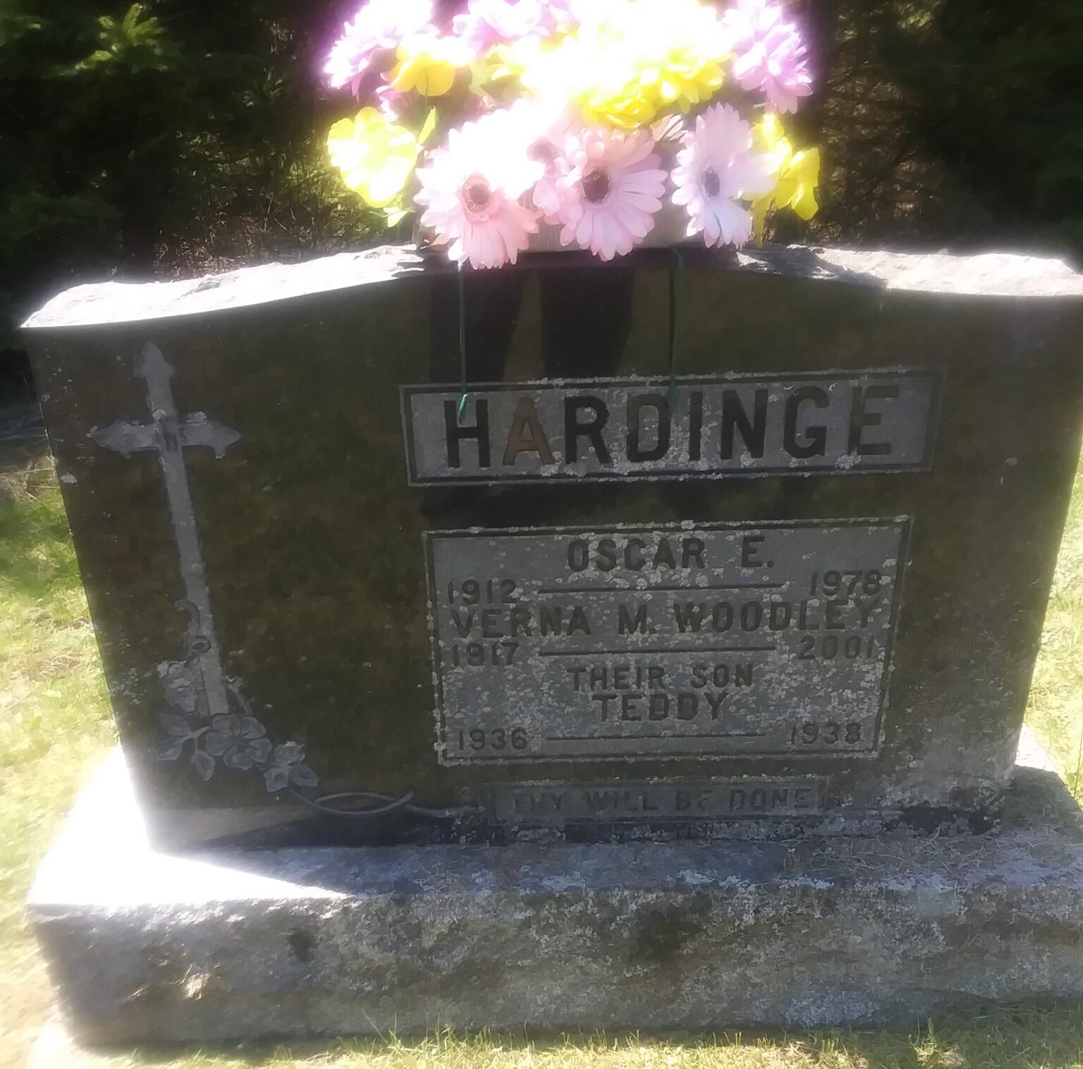 Tombstone: Oscar E Hardinge, St Michael's Cemetery, Coe Hill, Ontario ...